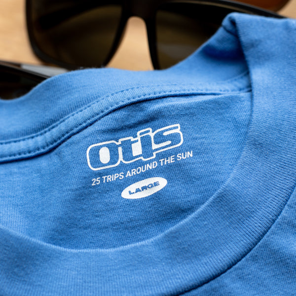 OTIS HERITAGE TEE - Azure